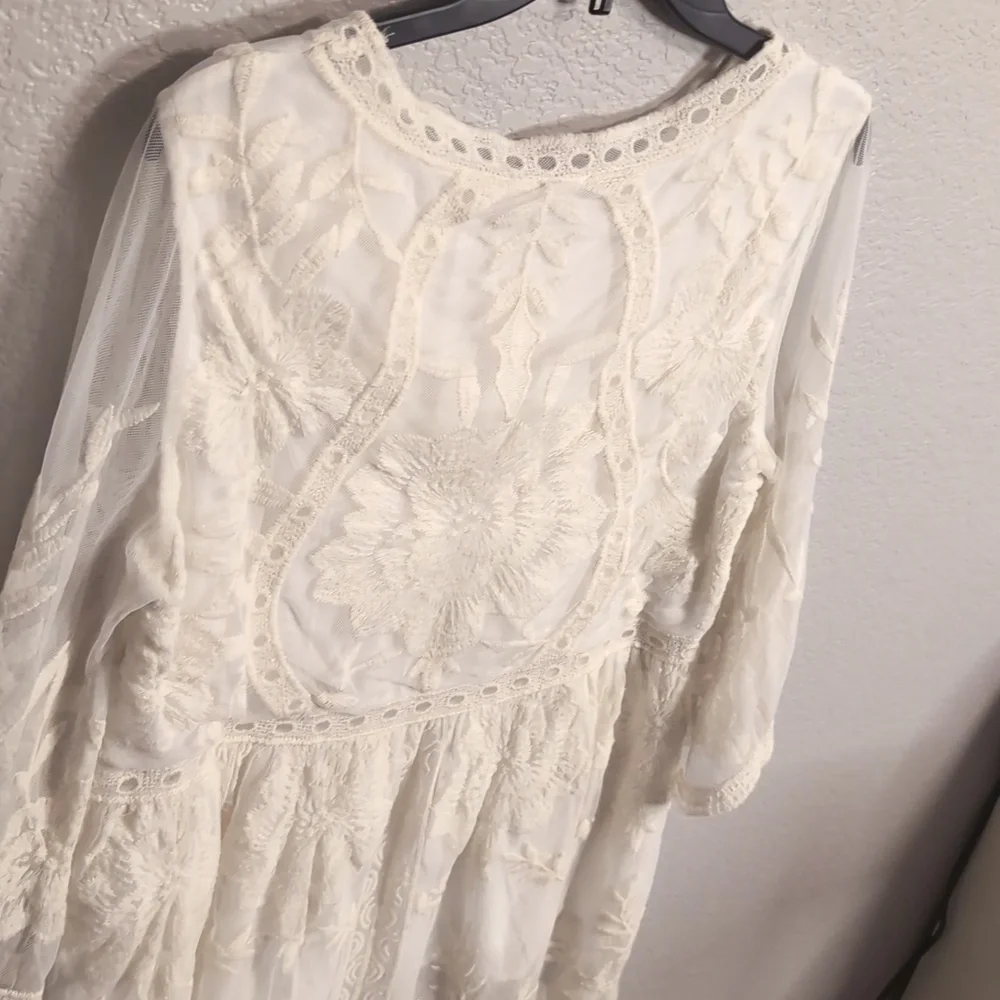 entro | Tops | Entro Lacy Cream Floral Embroidered Boho Top | Poshmark